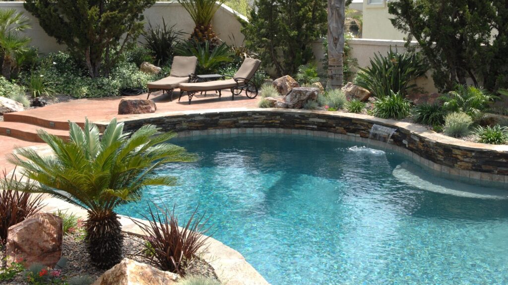 Freeform Swimming Pool - Infinite Pools